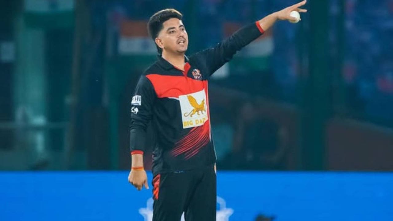 Hardik Pandya Net Worth in 2026: Salary, Career Earnings, Stats ...